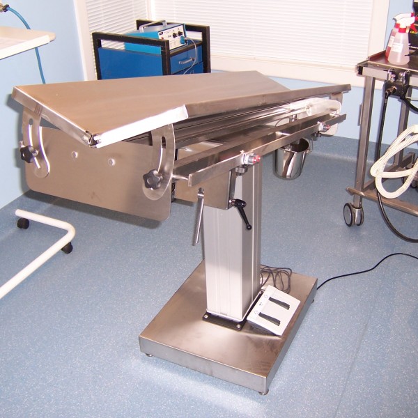 Electric Lift Operating Tables | Veterinary Equipment Engineering